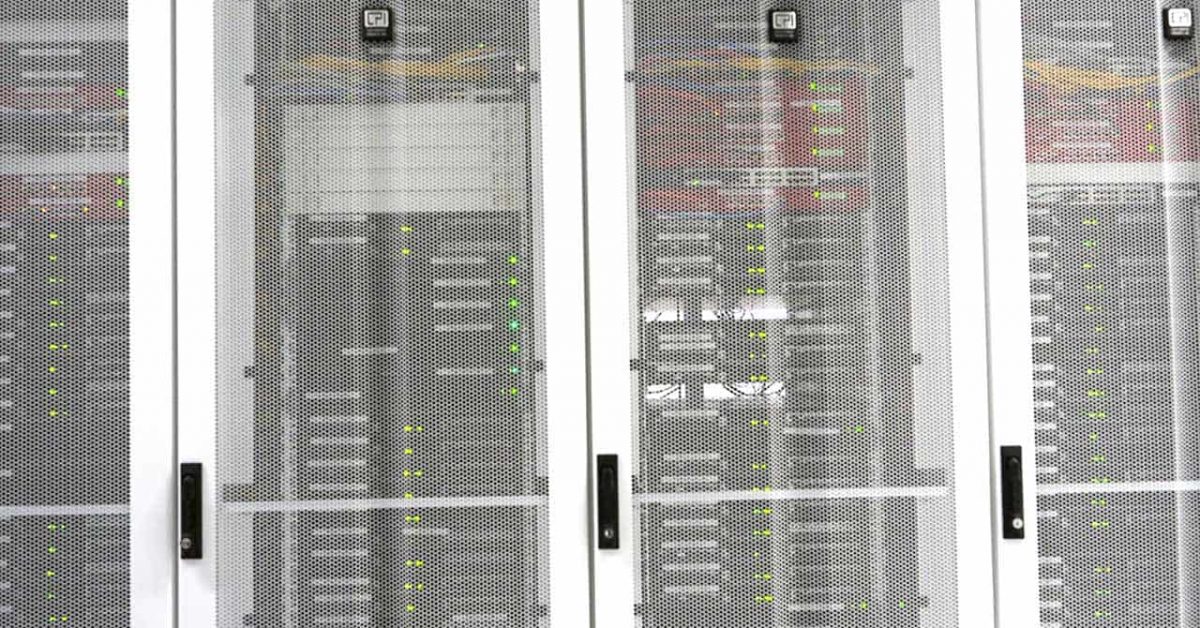 Data Center Power Distribution: Single-Phase vs. Three-Phase | TelNet ...