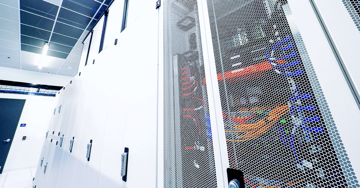4 Reasons Why White Data Center Cabinets Are Awesome | TelNet Worldwide ...